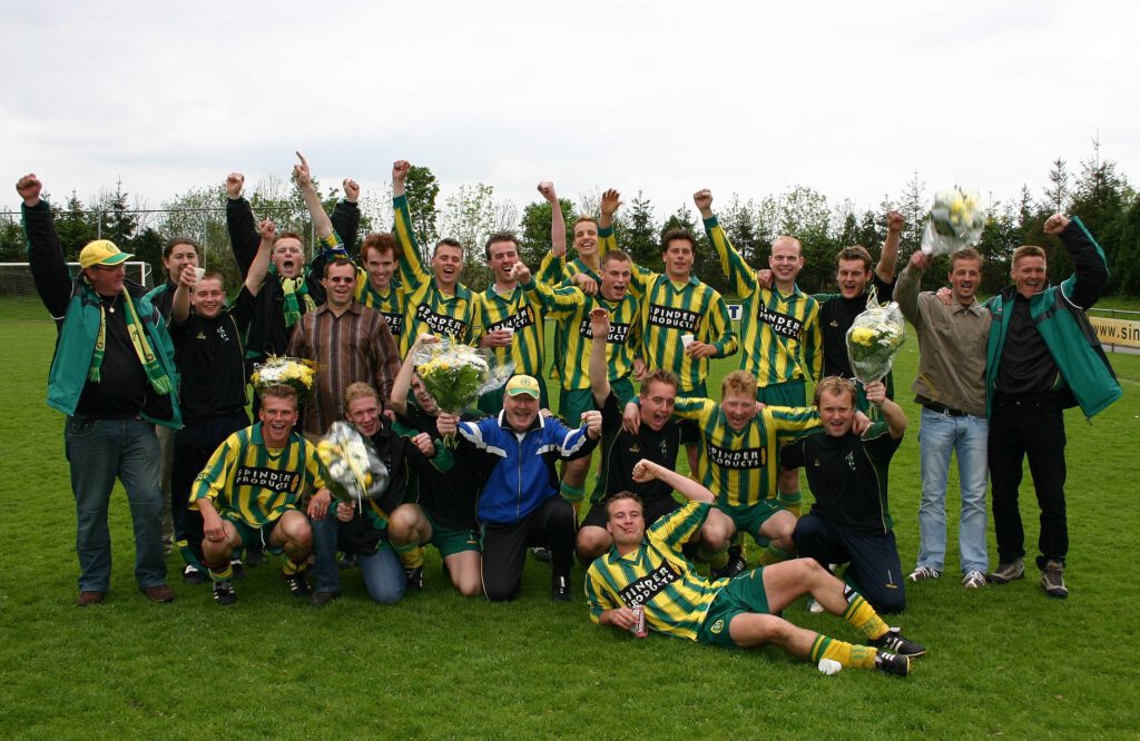 De Kampioen: Harkema-Opeinde (2005) – Op Friese Velden